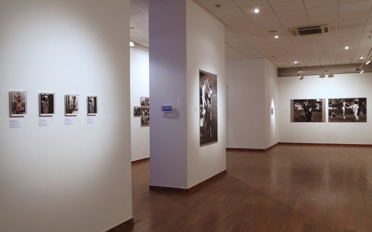 Philip Tsiaras. The Supereal 1971-2009: Selected works / From the TMP ...