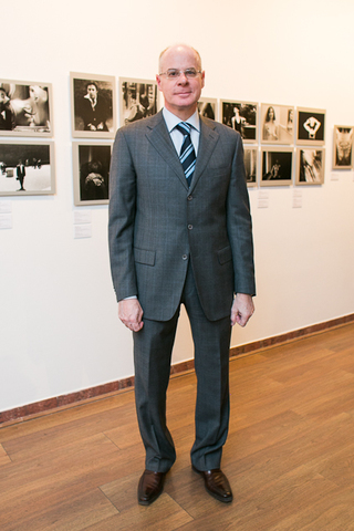 Philip Tsiaras. The Supereal 1971-2009: Selected works / From the TMP ...